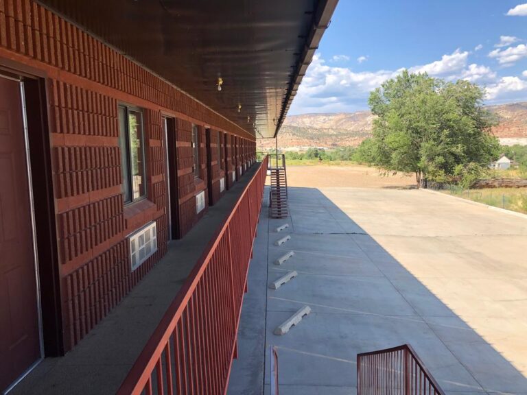 Photos – PROSPECTOR INN